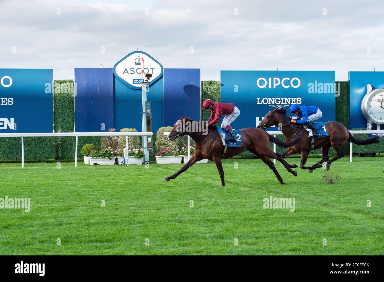 Ascot, Berkshire, UK. 6th October, 2023. Horse Middle Earth ridden by ...