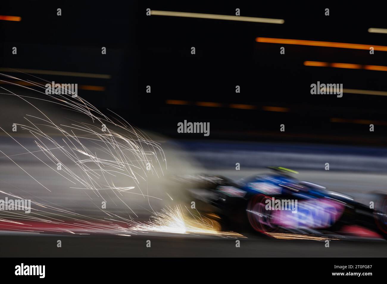 10 GASLY Pierre (fra), Alpine F1 Team A523, action sparks during the ...