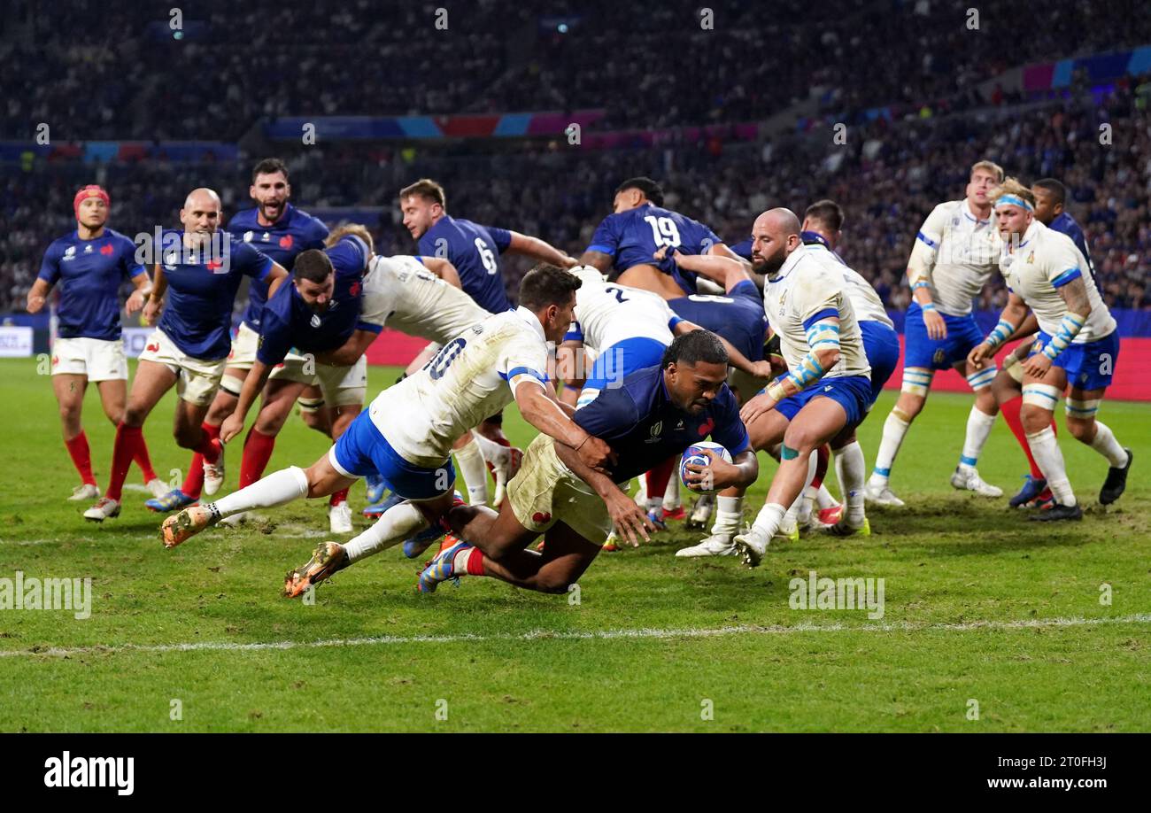 France's Peato Mauvaka scores their side's sixth try during the Rugby ...