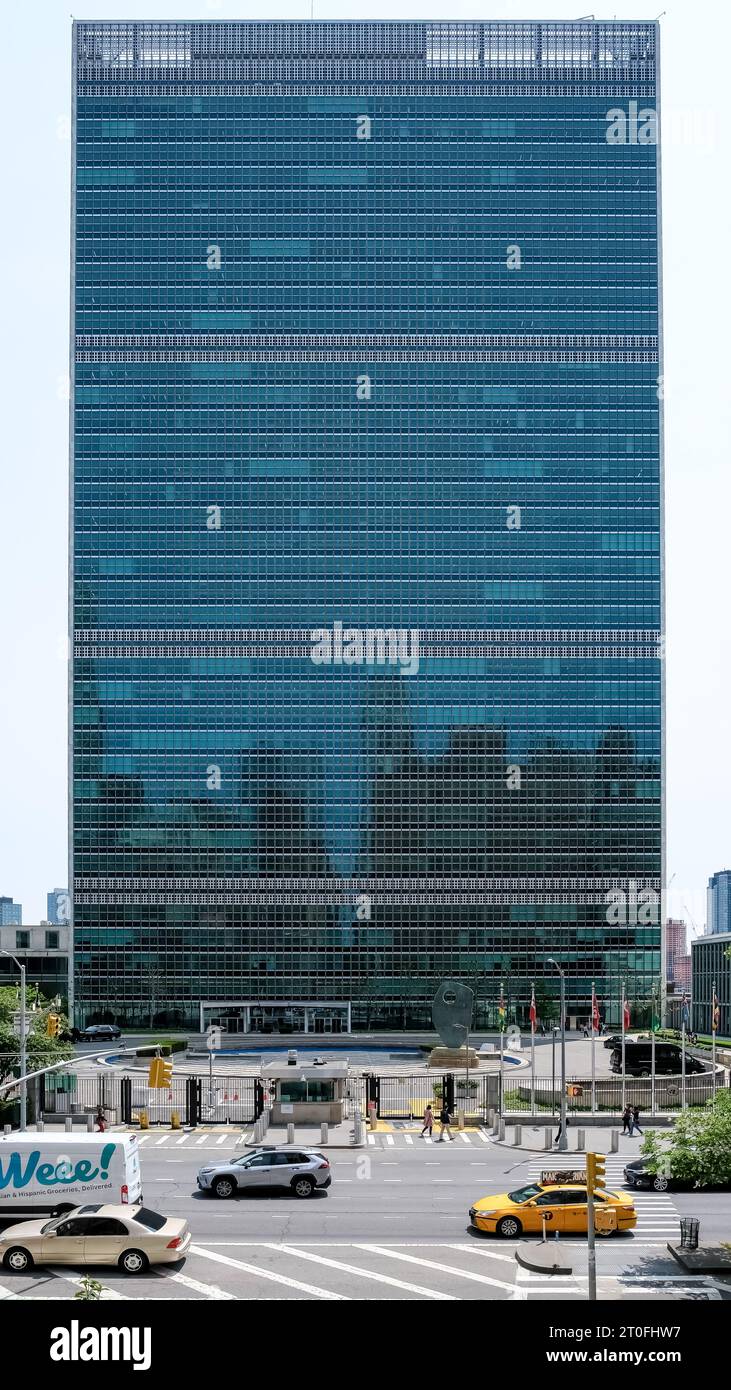 View of the United Nations Secretariat Building, a skyscraper at the headquarters of the United ...