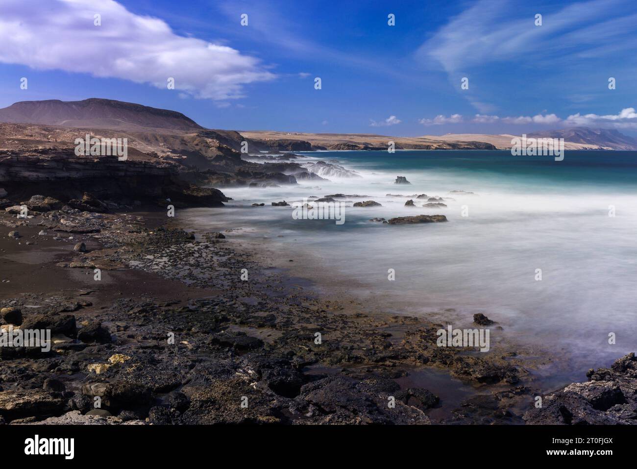 Felsiger strand himmel strand hi-res stock photography and images - Alamy