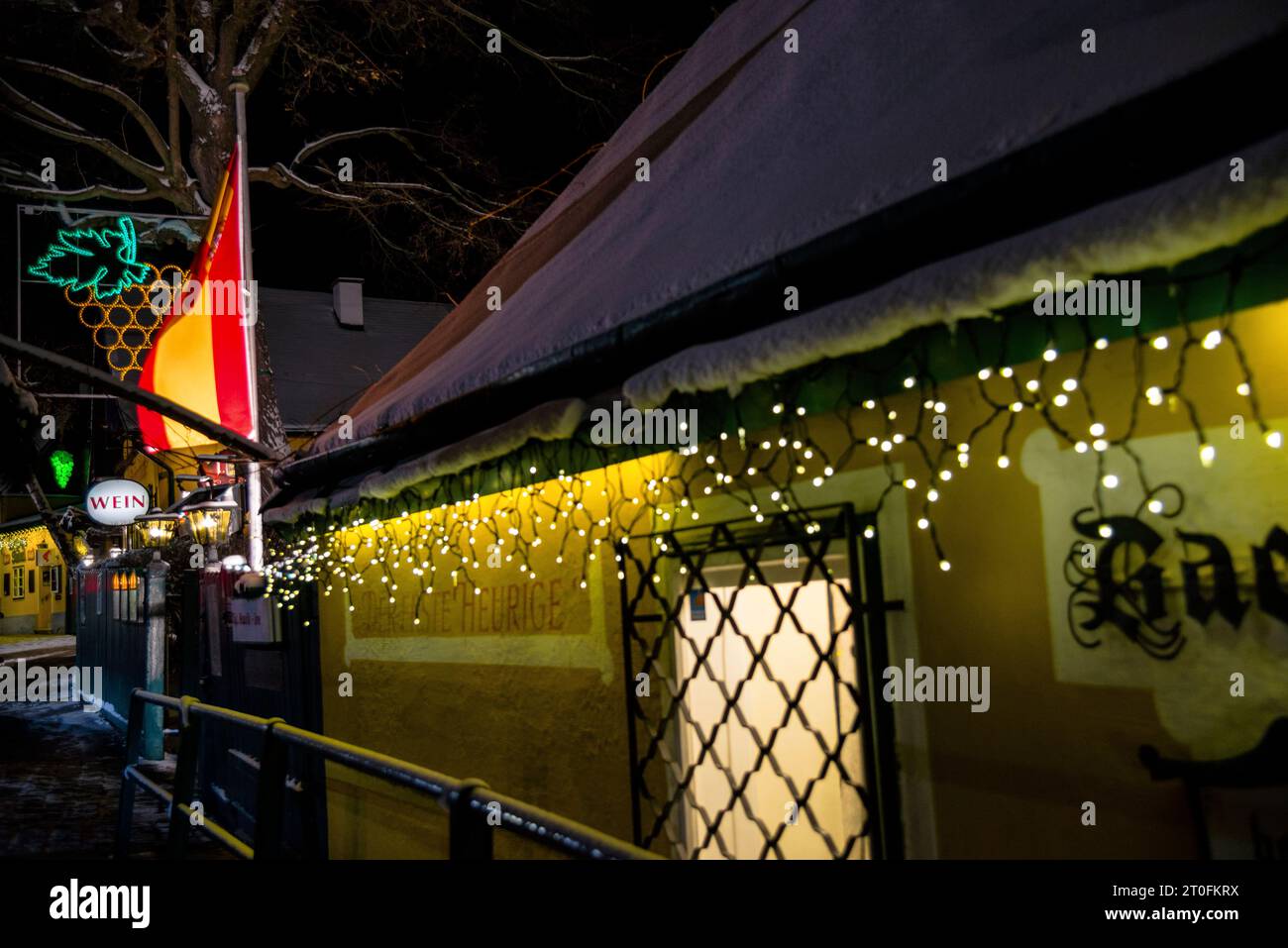 Traditional wine taverns and the wine village of Grinzing near Vienna ...