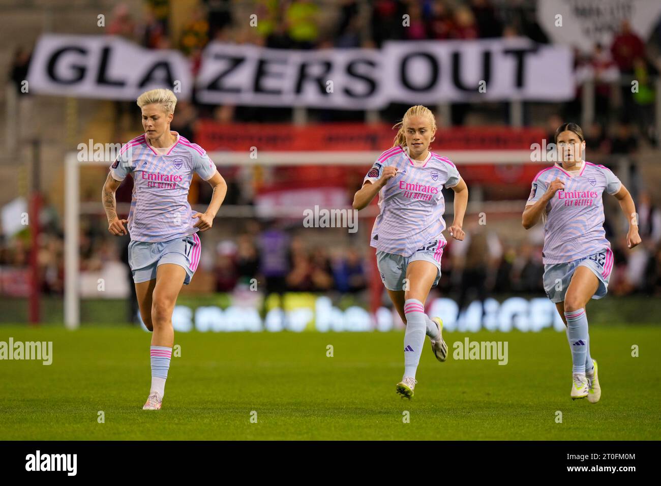 Manchester united women fans hi-res stock photography and images - Alamy