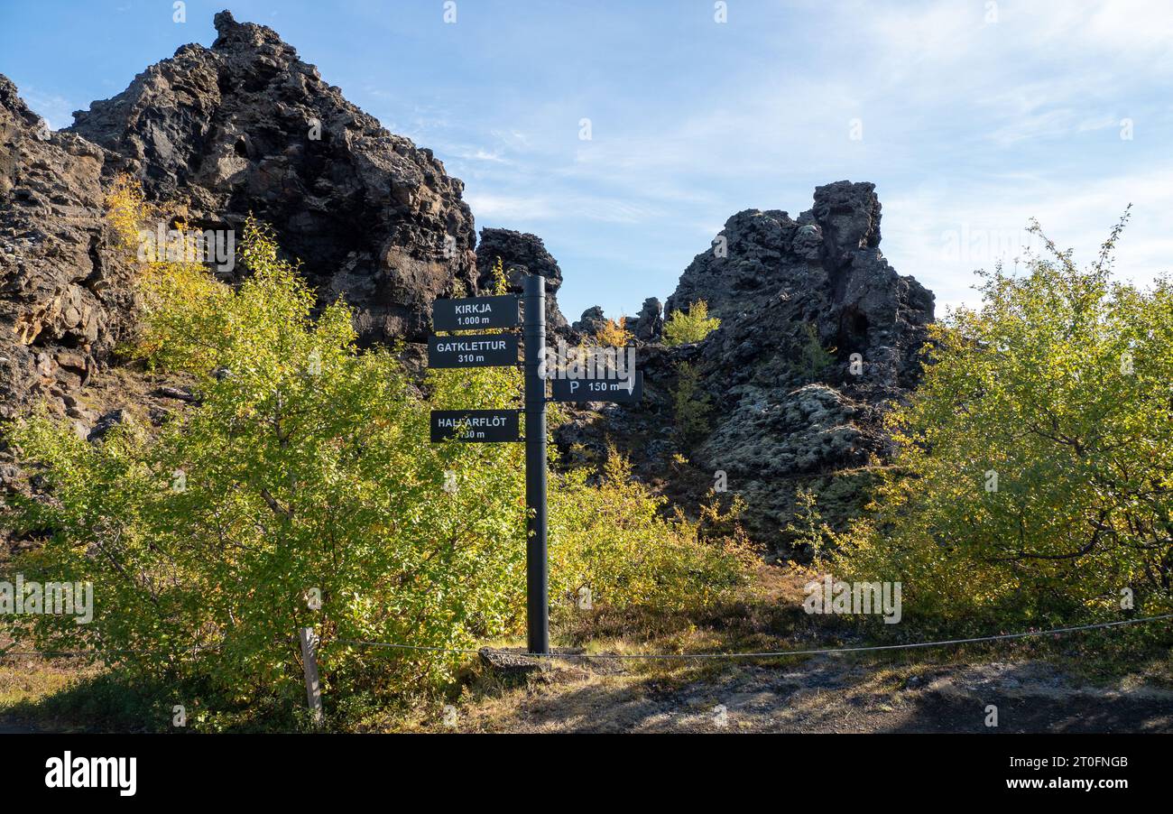 Dark castles hi-res stock photography and images - Alamy