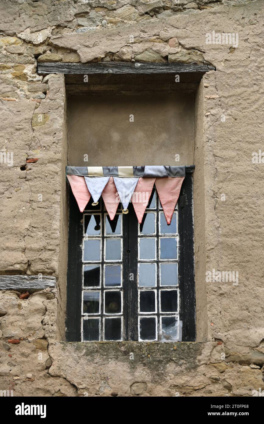 Vintage Window - Old House in Carcassonne France Stock Photo - Alamy