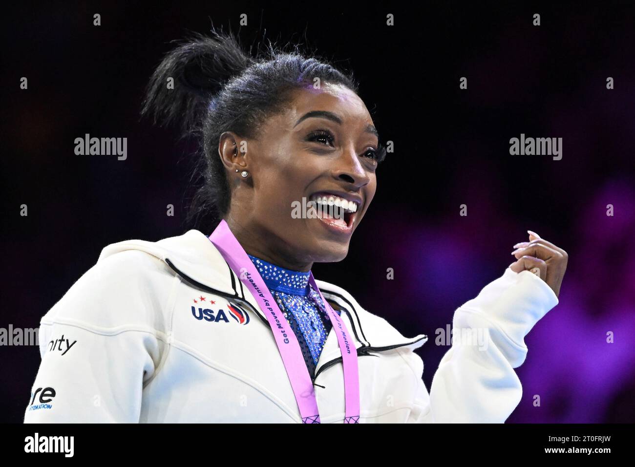 October 6, 2023, Antwerp, Belgium: SIMONE BILES has something in her ...