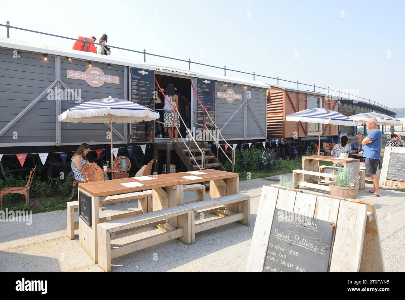 Quayside dining experience Shesells Seashells restaurant on platform 3 ...