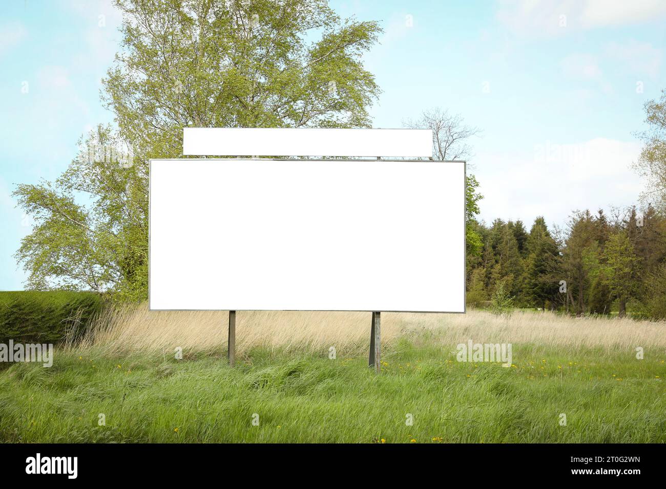 Big signboard hi-res stock photography and images - Alamy