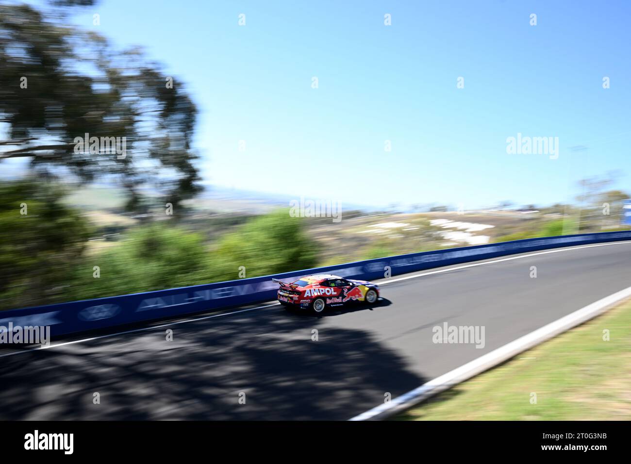 Bathurst, Australia. 07th Oct, 2023. Jamie Whincup drives the Red Bull ...