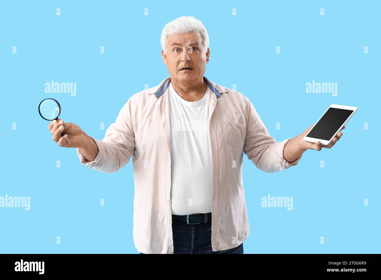 Old man confused computer hi-res stock photography and images - Alamy