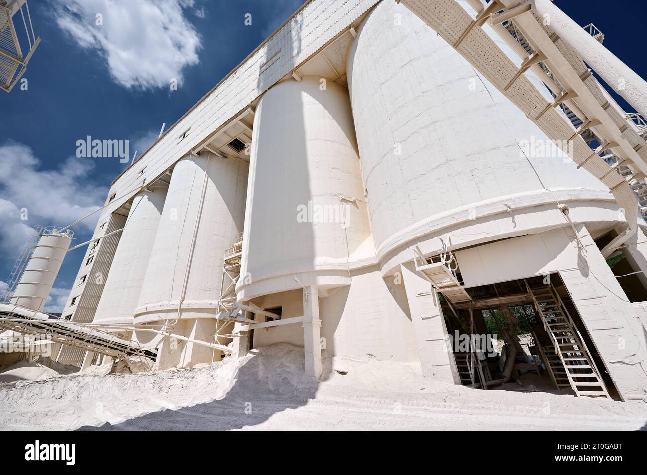 Factory silos plant silo hi-res stock photography and images - Alamy
