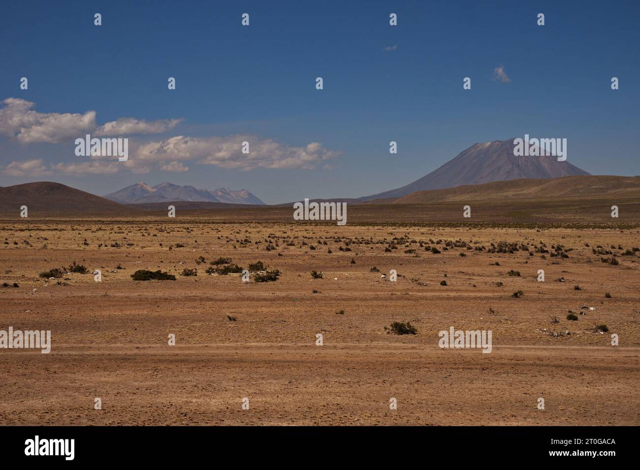 Misti volcano in Peru rising from the high plain Stock Photo - Alamy