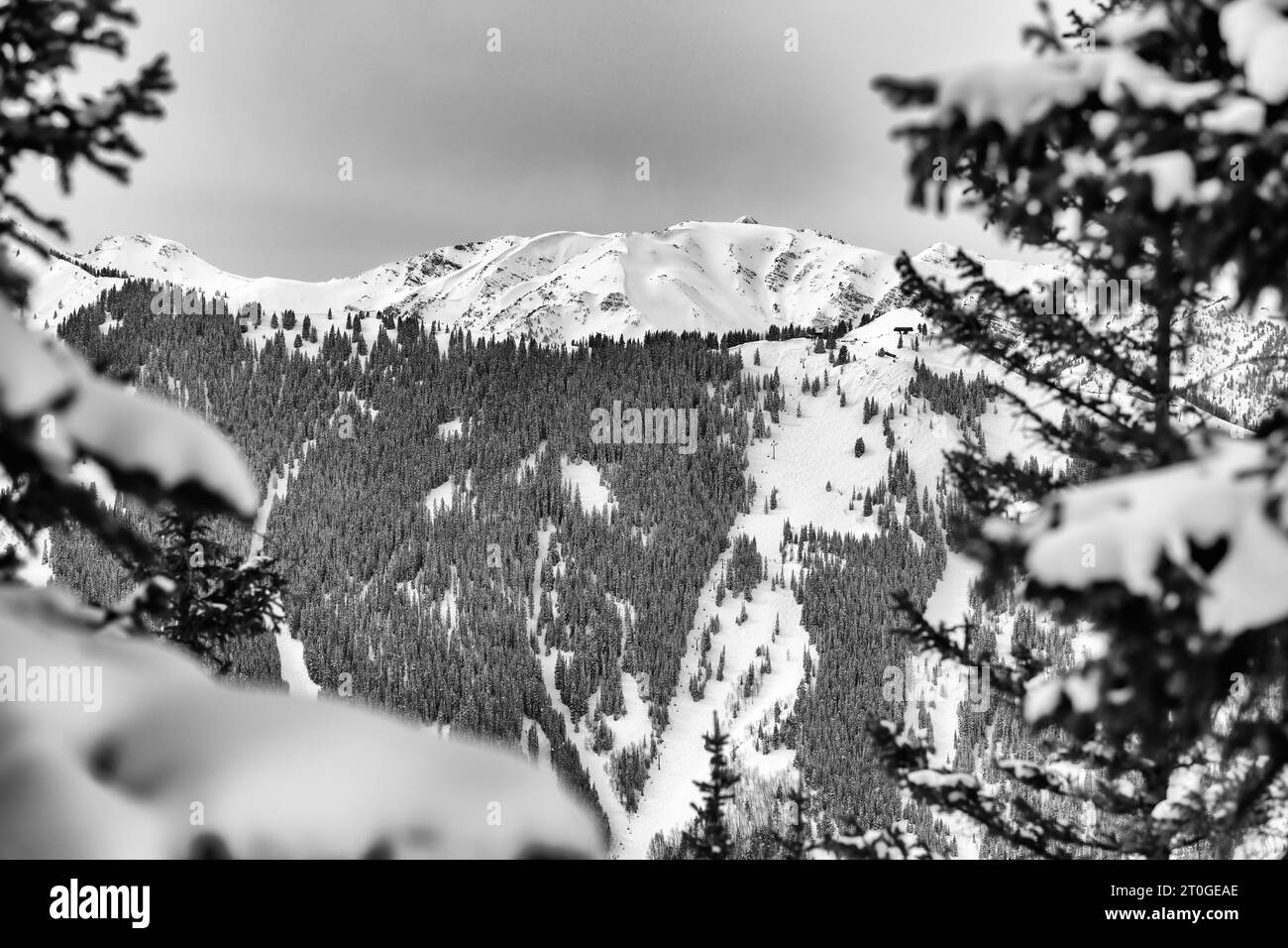 High snow capped mountain ski Black and White Stock Photos & Images - Alamy