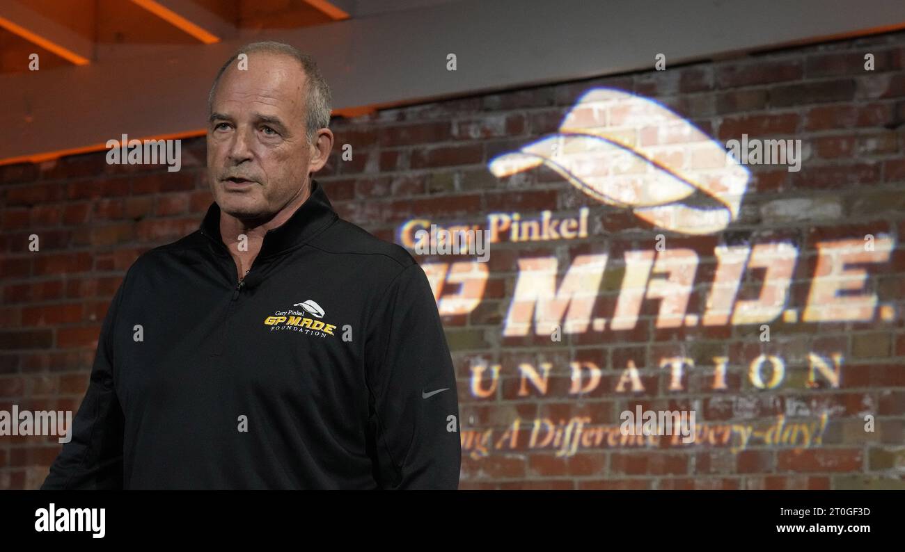 Missouri head coach gary pinkel hi-res stock photography and images - Alamy