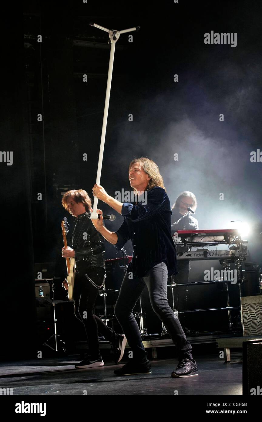 John Leven, Joey Tempest und Mic Michaeli von Europe live bei einem ...
