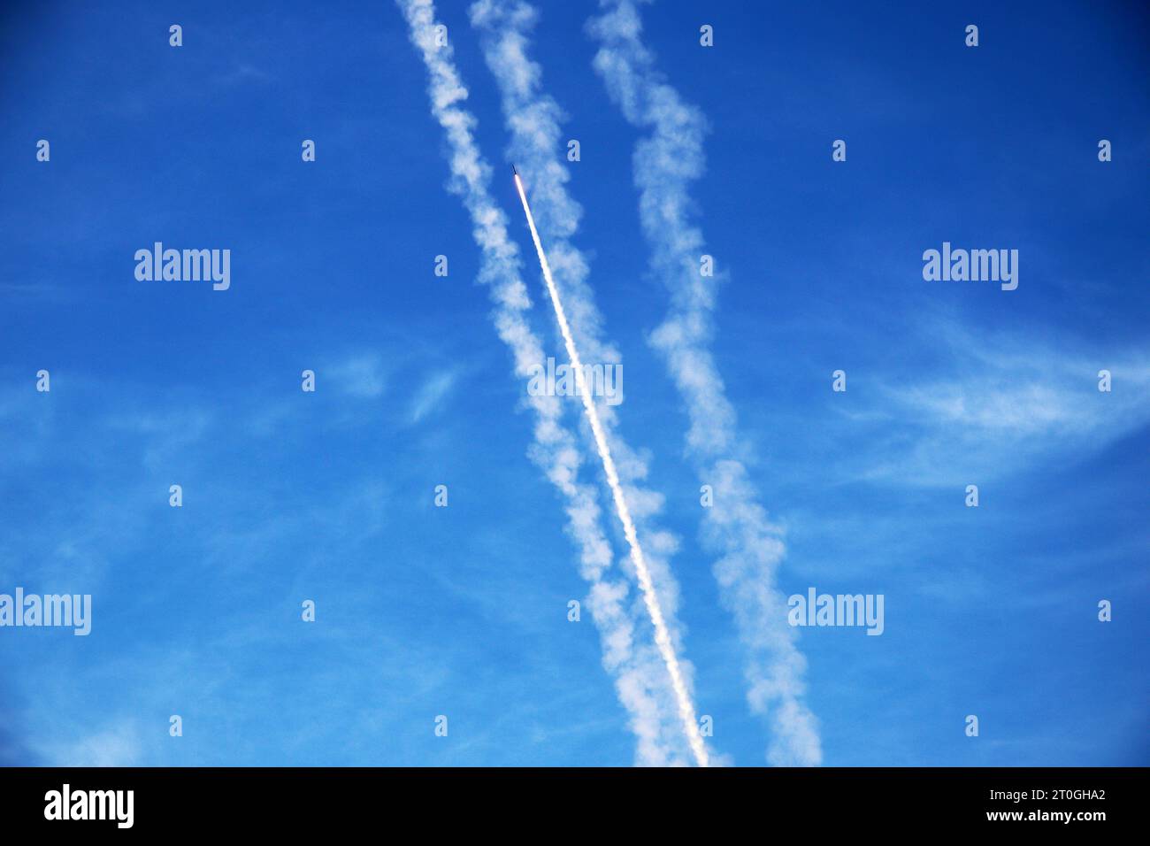 Palestine, Gaza. 7th Oct, 2023. (INT) Palestinian terrorists from Gaza ...