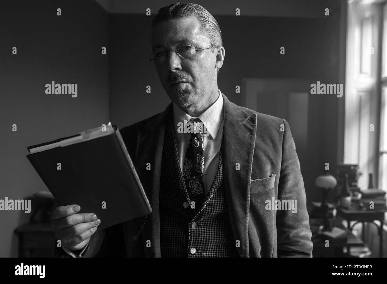 AIDAN GILLEN in DANCE FIRST (2023), directed by JAMES MARSH. Credit: Film Constellation / Album ...