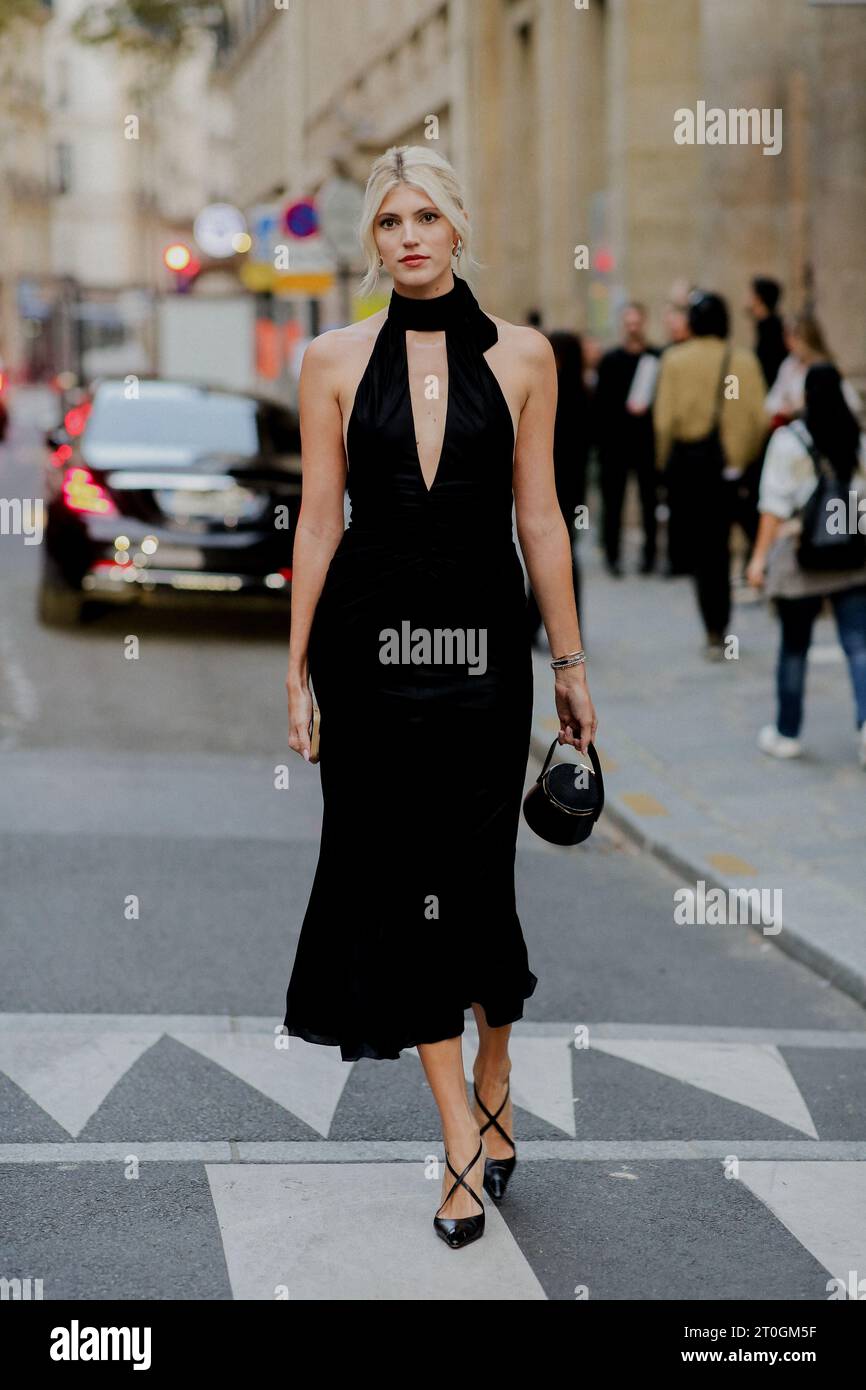 Street style, Devon Windsor arriving at Alessandra Rich Spring Summer ...