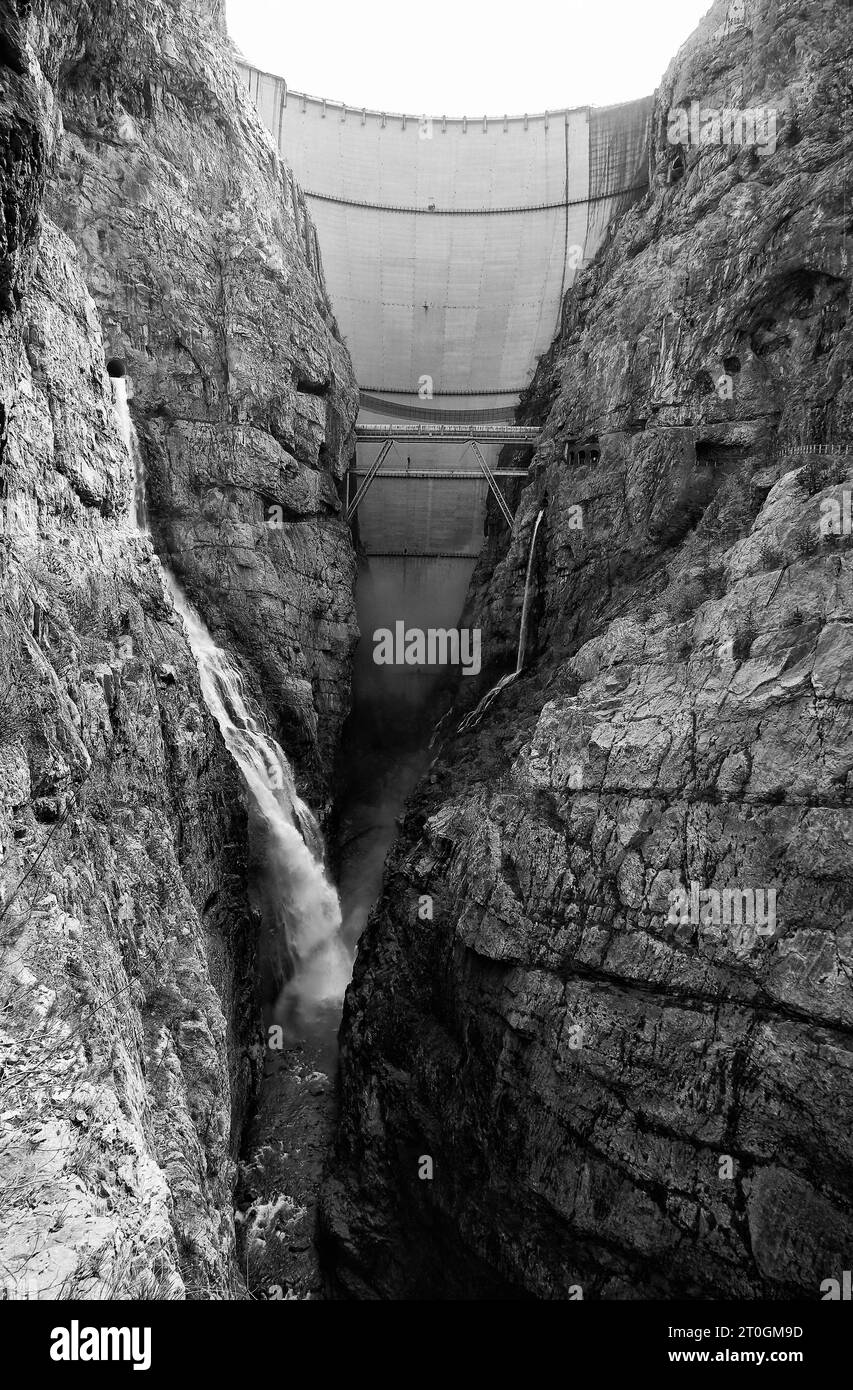 Interior and exterior of the Vajont dam, site of the disaster that ...