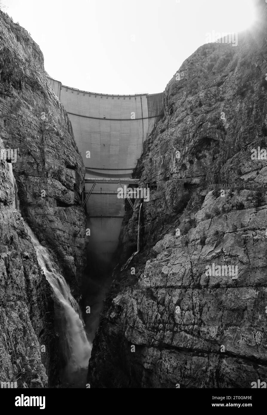 Interior and exterior of the Vajont dam, site of the disaster that ...