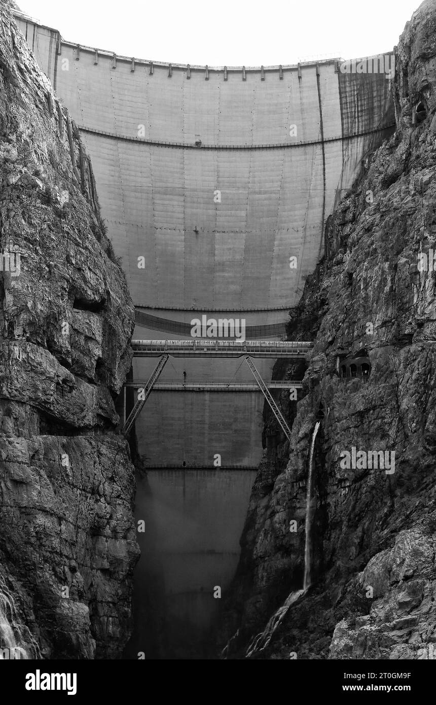 Interior and exterior of the Vajont dam, site of the disaster that ...