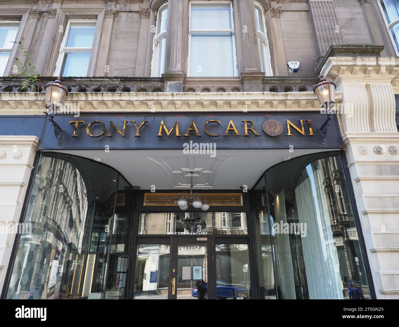 DUNDEE, UK - SEPTEMBER 12, 2023: Tony Macaroni restaurant sign Stock ...