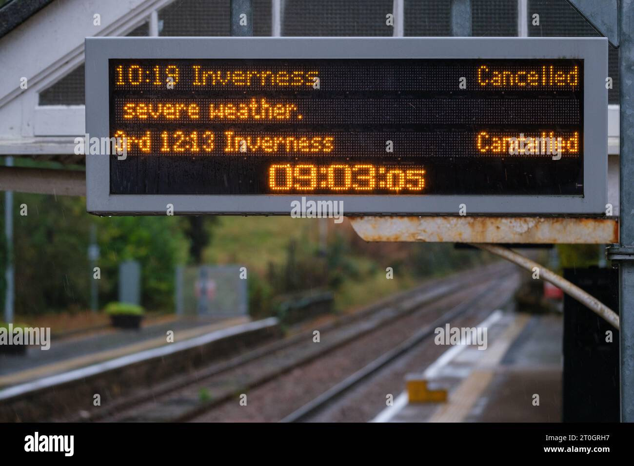Amber weather warning scotland hi-res stock photography and images - Alamy