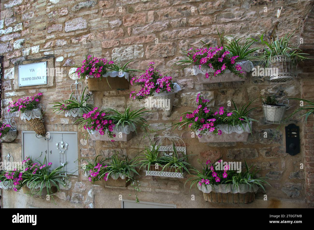 Muro esterno hi-res stock photography and images - Alamy