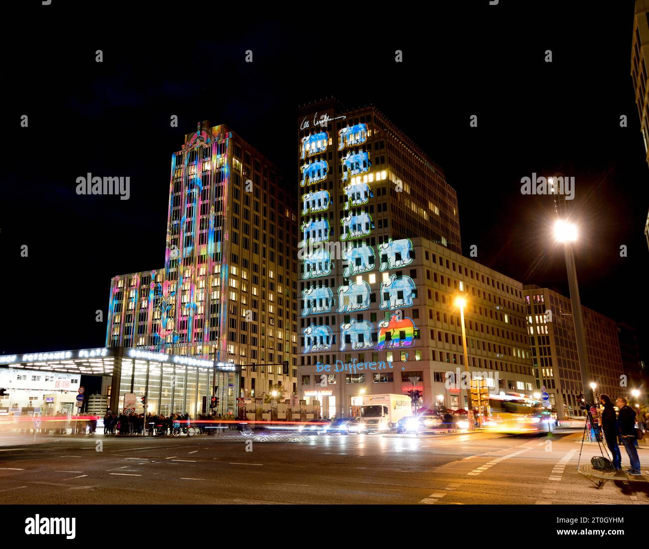 Festival of Lights 2023 Blick am 6. Oktober 2023 auf das Piano-Hochhaus ...
