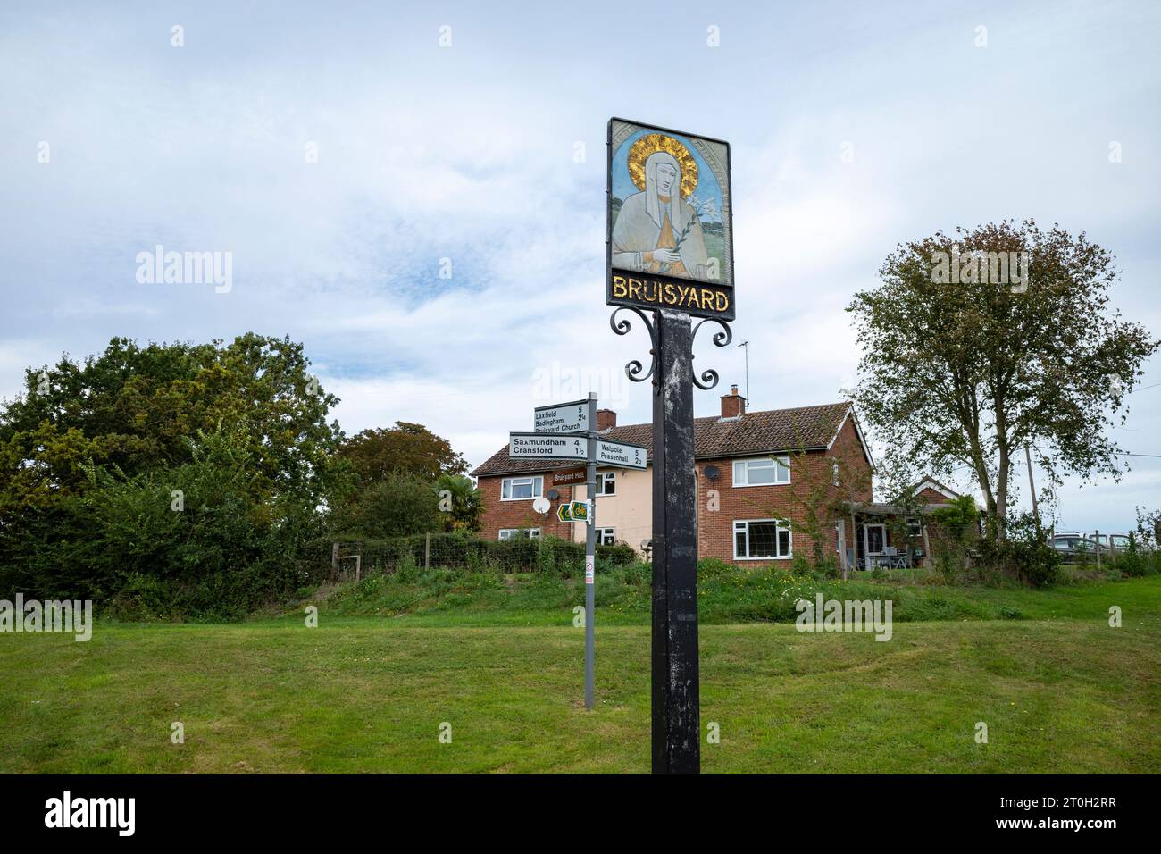 England villages hi-res stock photography and images - Alamy