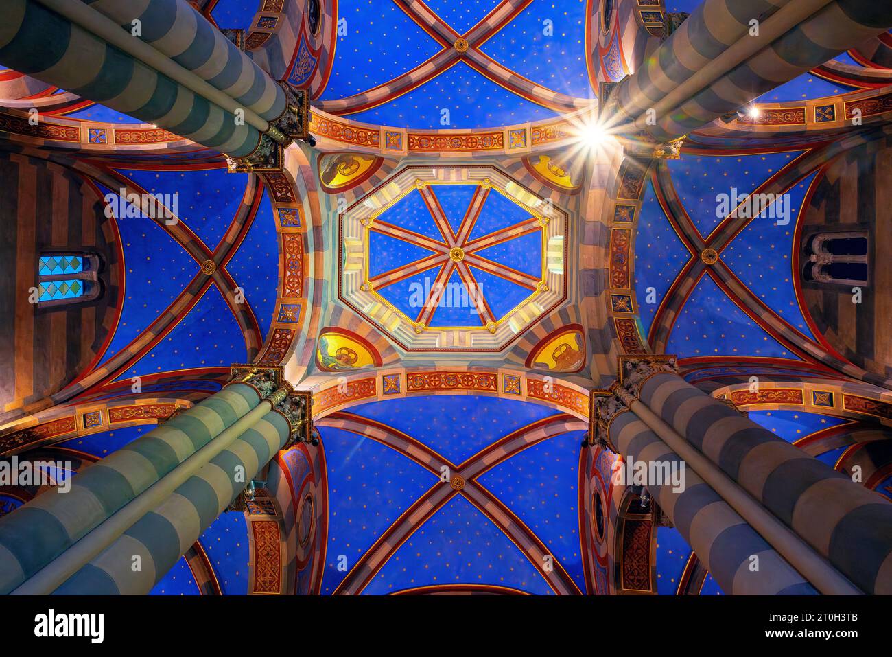 Octagonal vaulted dome. The rich interior of the Cathedral of San ...