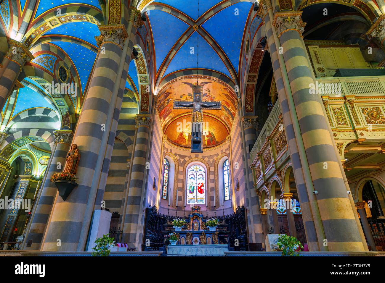 Ribbed cross vaults hi-res stock photography and images - Alamy