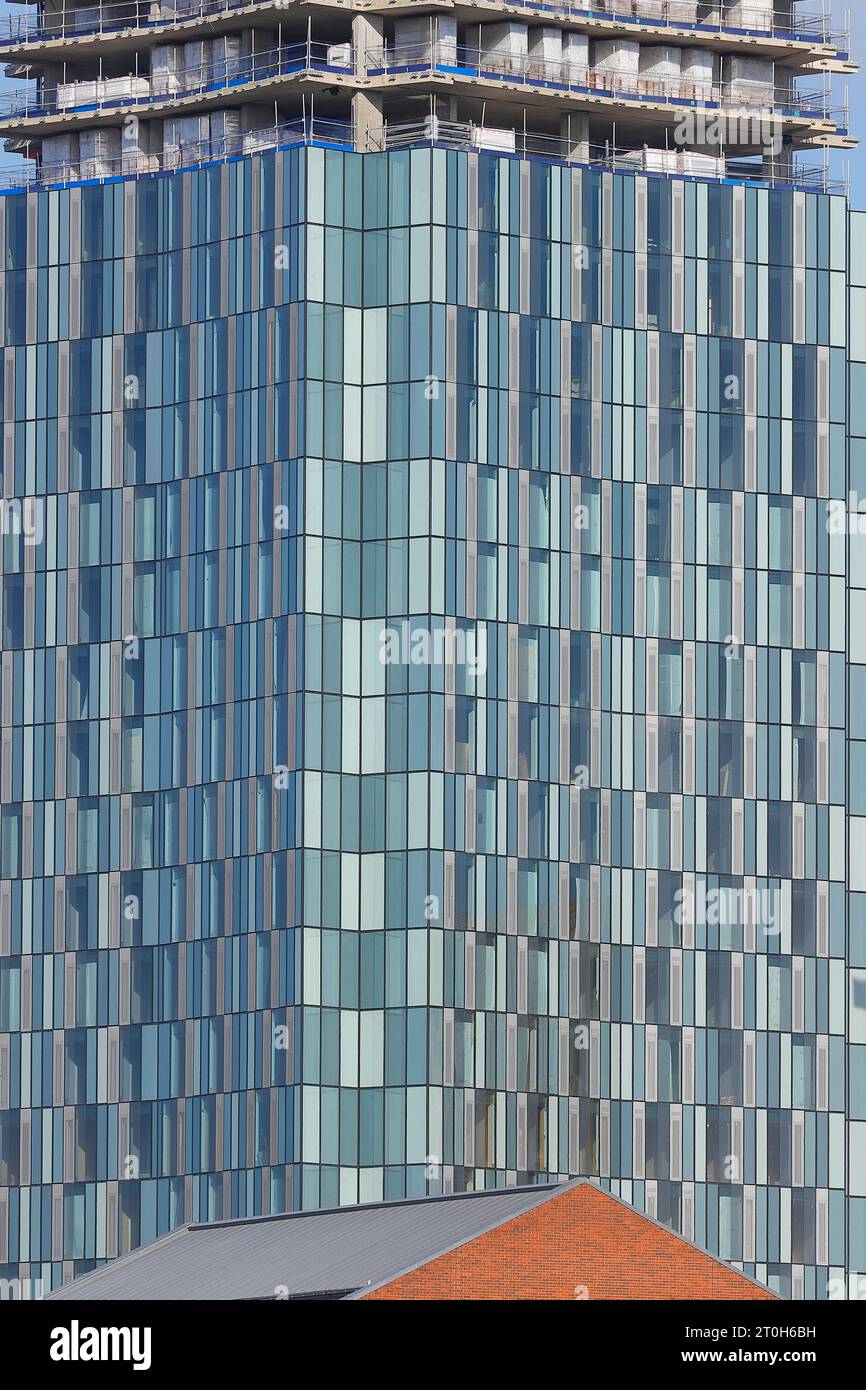 Buildings under construction in leeds hi-res stock photography and ...