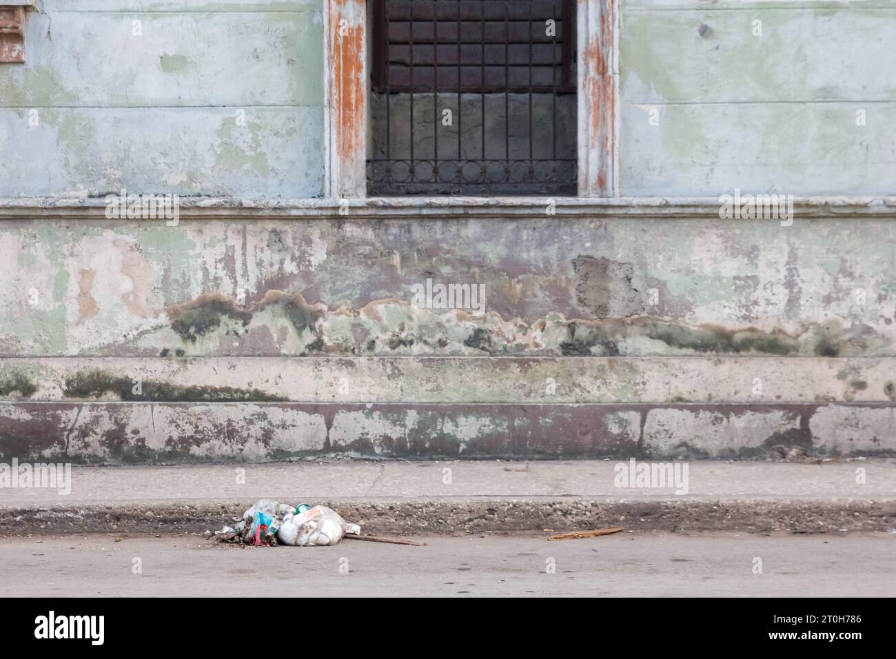 Havana, Cuba - September 29, 2023: A small garbage dump in a city ...