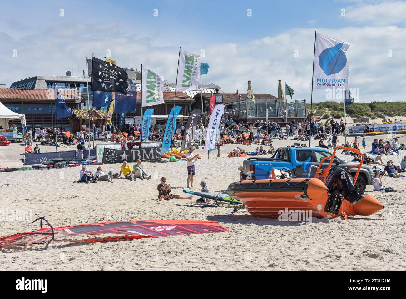 Menschen beobachten am strand hi-res stock photography and images - Alamy