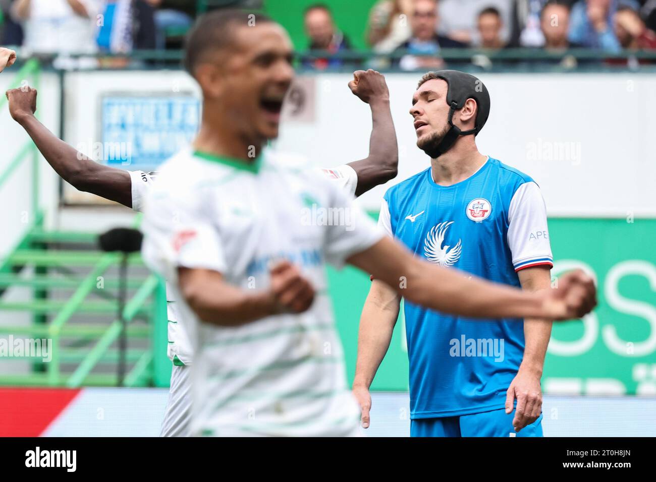 07 October 2023, Bavaria, Fürth: Soccer: 2. Bundesliga, SpVgg Greuther ...