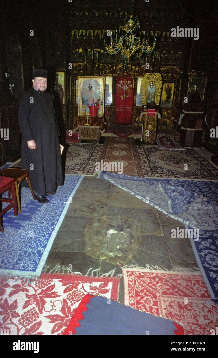 Dragoslavele, Arges County, Romania, 2001. Local orthodox priest ...