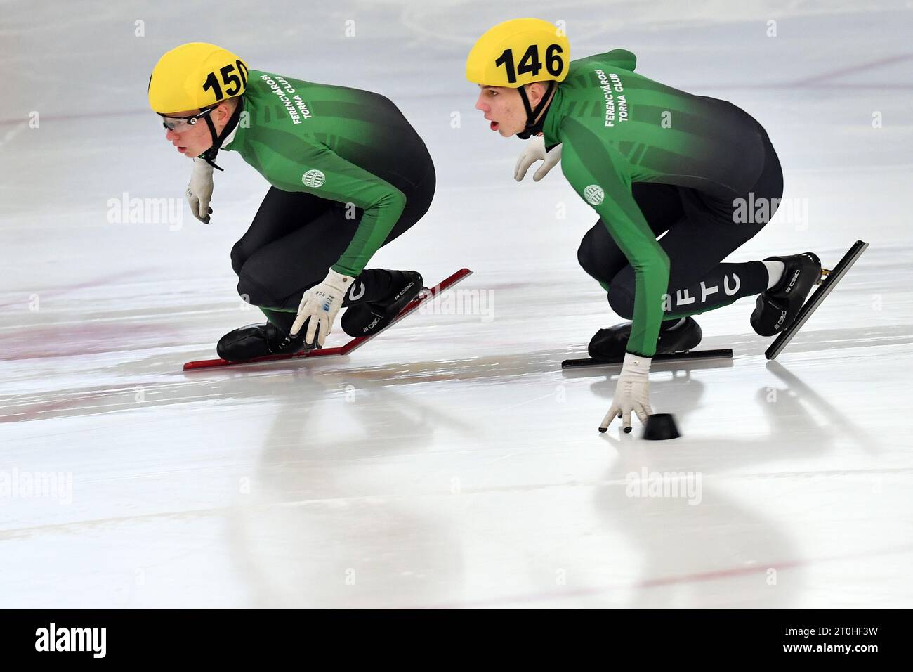 Long track speed skaters hi-res stock photography and images - Alamy