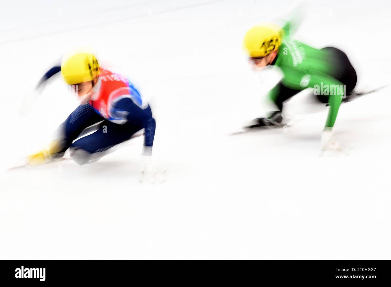 Long track speed skaters hi-res stock photography and images - Alamy