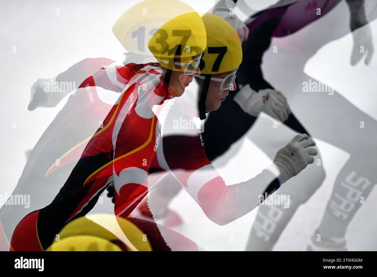 Long track speed skaters hi-res stock photography and images - Alamy