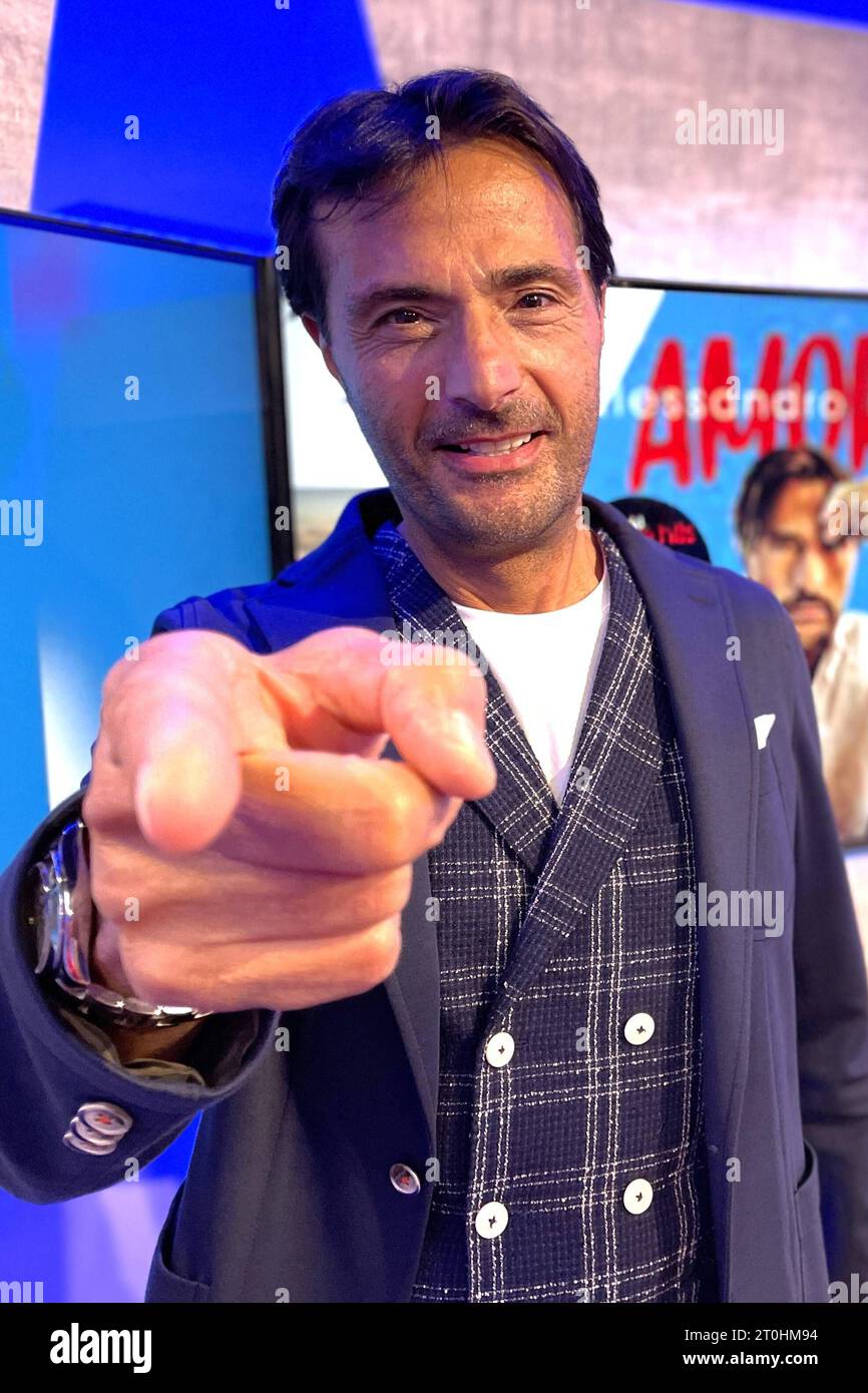 Alessandro Morgan, Schlagersänger beim TV-Interview von rfo ...