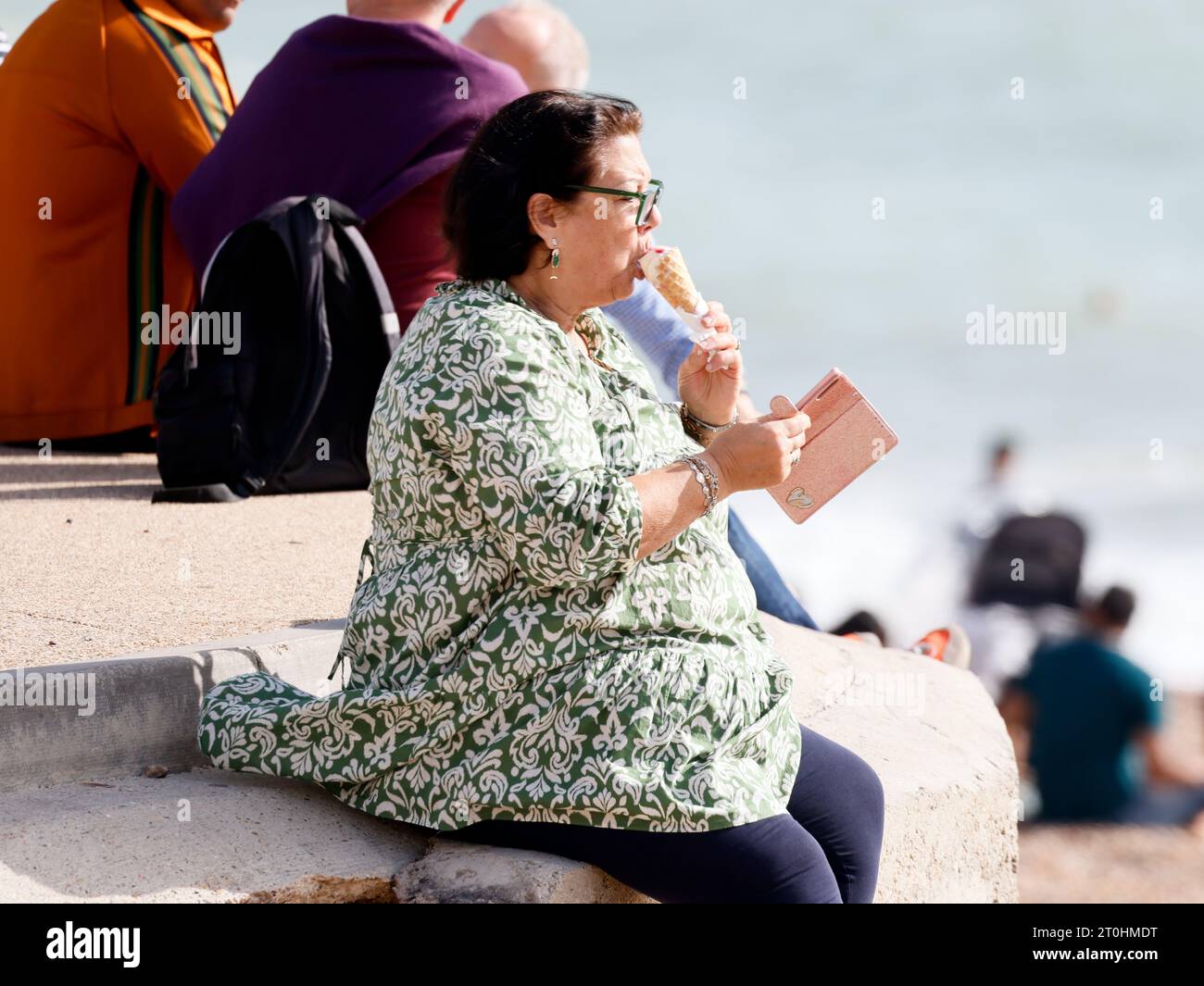 Brighton, UK. 07th Oct, 2023. Brighton beach this afternoon during the ...