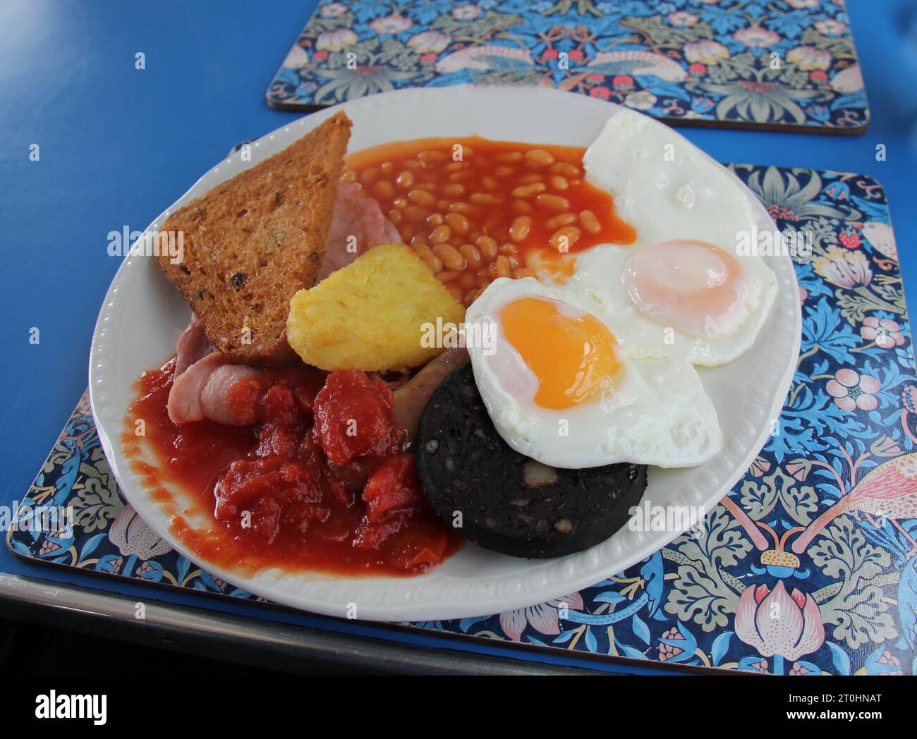 A Traditional Freshly Cooked Full English Fried Breakfast Stock Photo ...