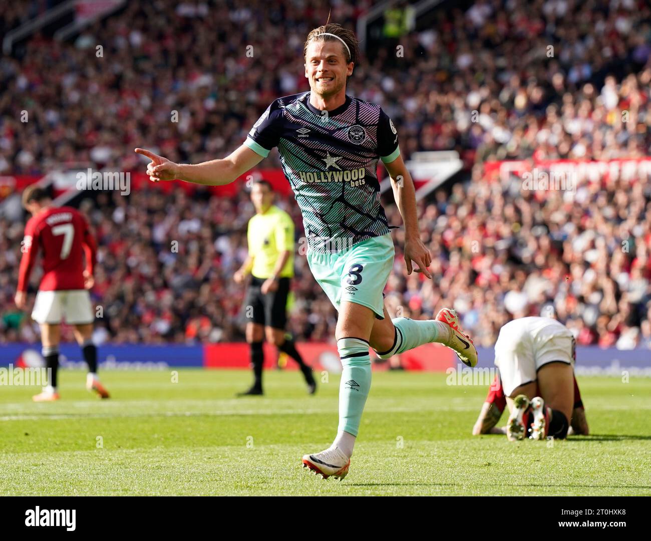 Manchester united celebrate brentford hi-res stock photography and ...