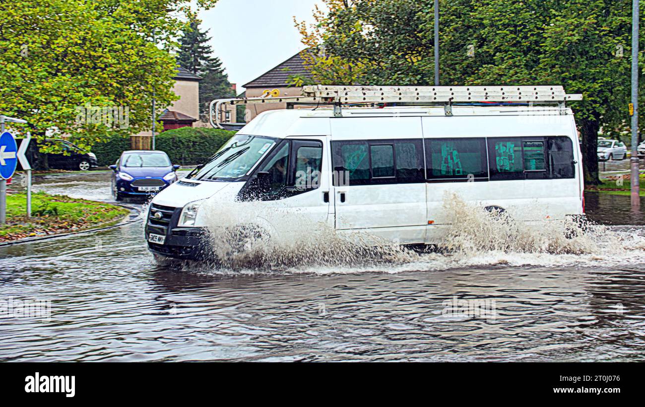 Glasgow, Scotland, UK. 7th October, 2023. UK Weather: Wet and windy saw ...