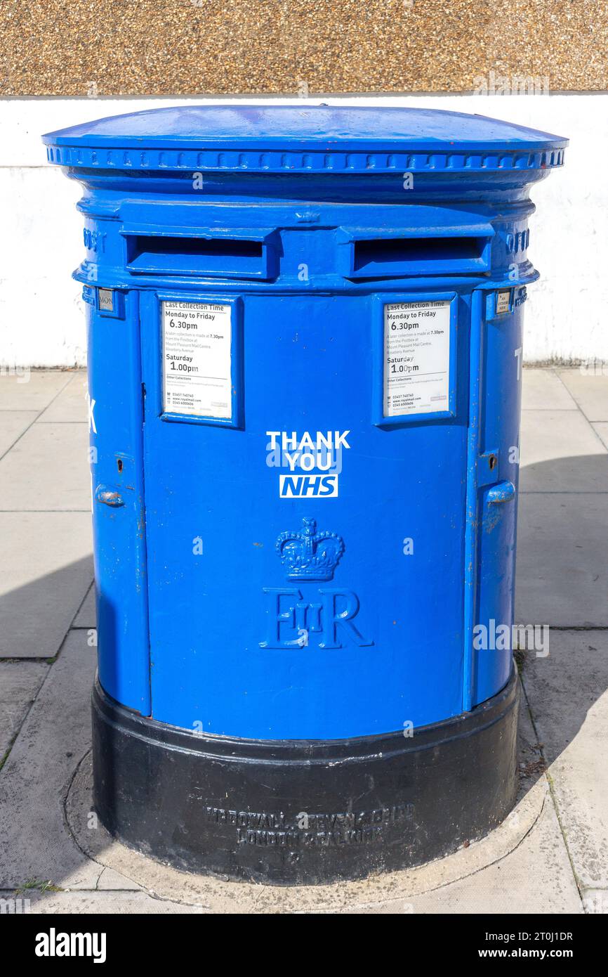 Britain england london letterbox hi-res stock photography and images ...