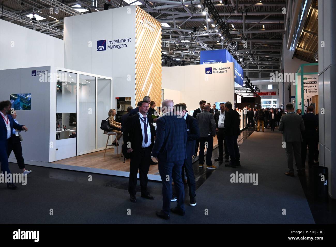 Axa center hi-res stock photography and images - Alamy