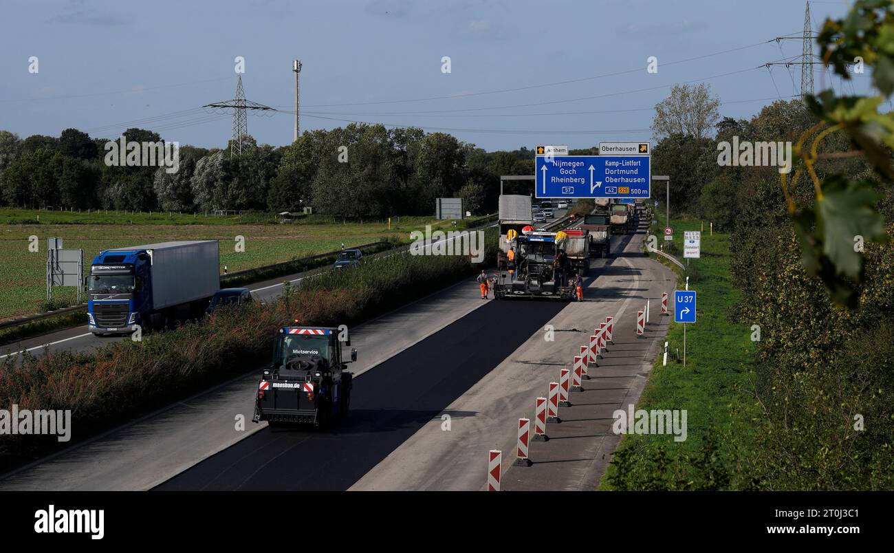 Bauarbeiten auf der A57 zwischen Kreuz Moers und Kreuz Kamp-Lintfort ...