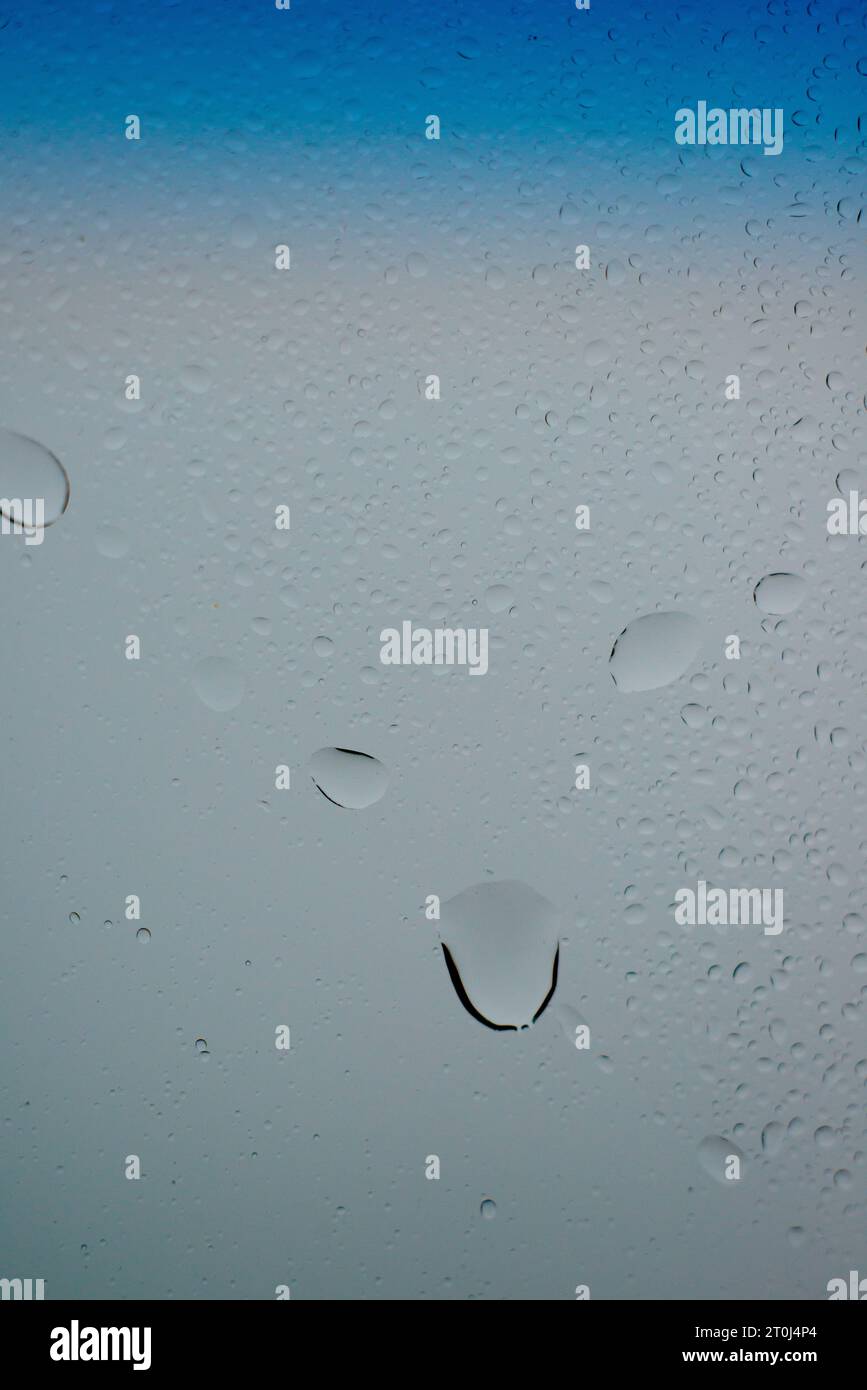 Waterdrops on a window during heavy rain Stock Photo - Alamy