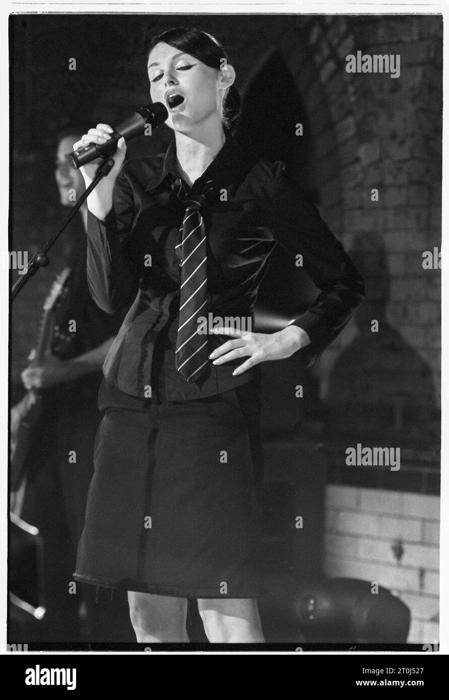 Sophie ellis bextor 2001 Black and White Stock Photos & Images - Alamy